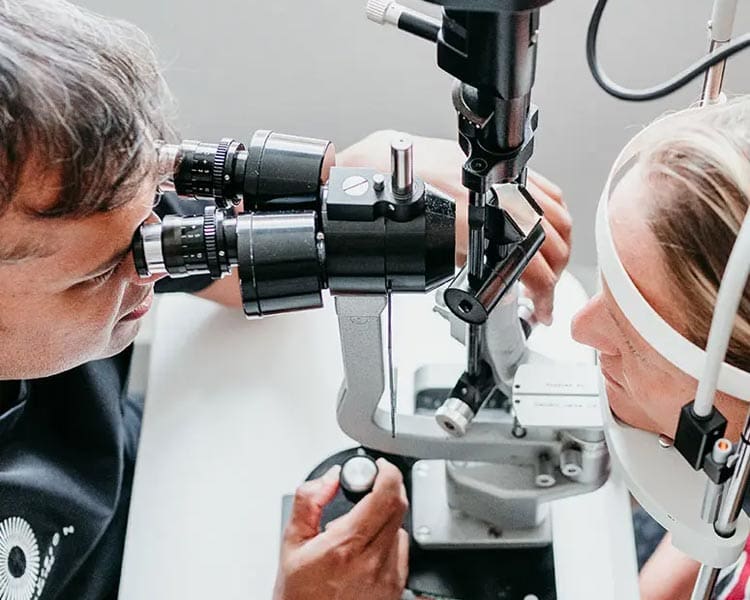 Driving After Cataract Surgery | Laser Vision